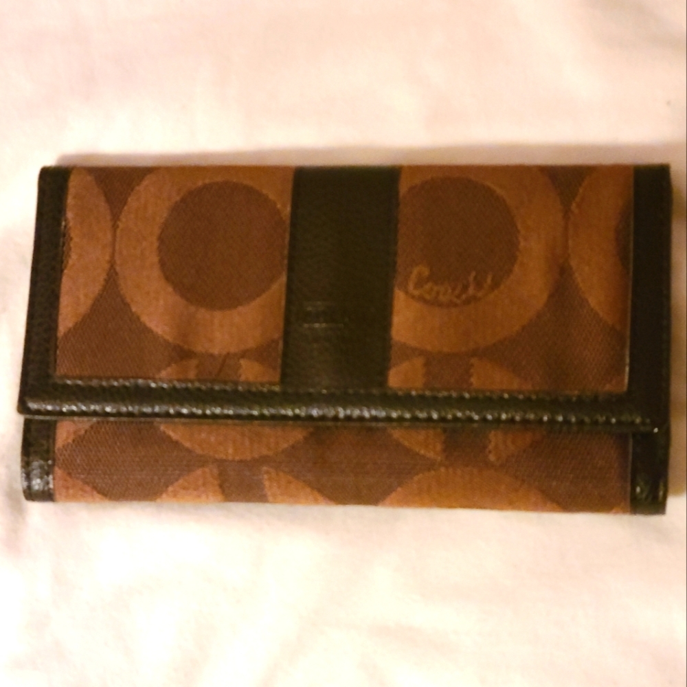 Coach Classic Print Tri-Fold Checkbook Wallet - Gem